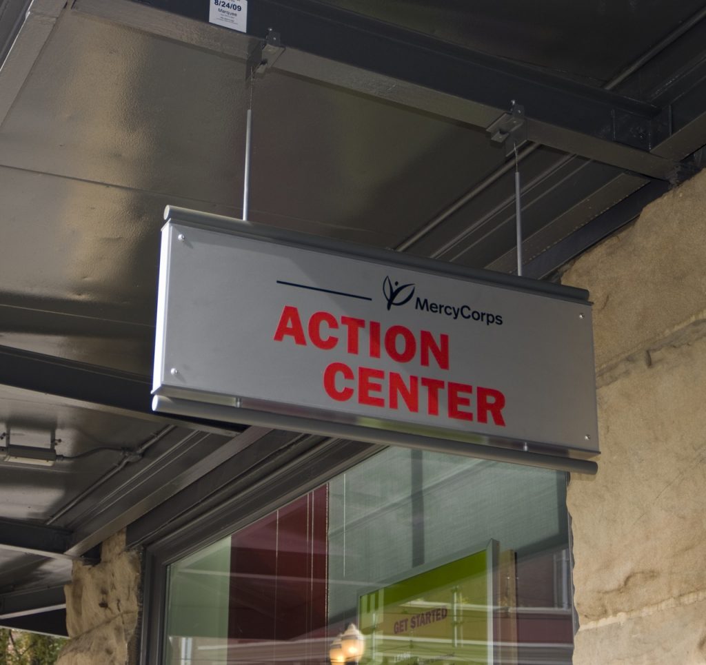 Blade & Projecting - Sign Wizards